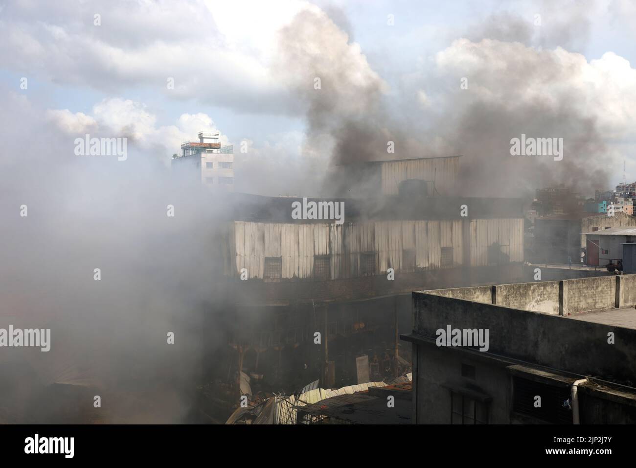 Old Dhaka, Dhaka, Bangladesh. 15th Aug, 2022. At least 6 workers died ...