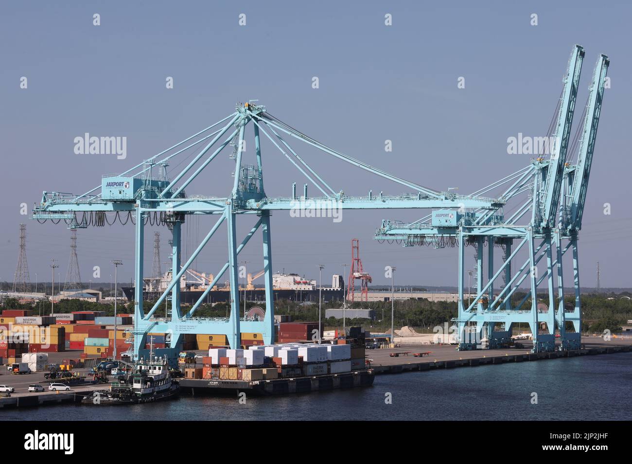 view cargo ship terminal, Unloading crane of cargo ship terminal ...