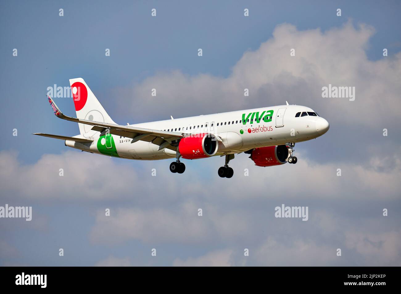 Viva aerobus plane hi-res stock photography and images - Alamy