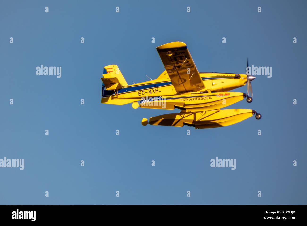 Aircraft fire extinguisher hi-res stock photography and images - Alamy