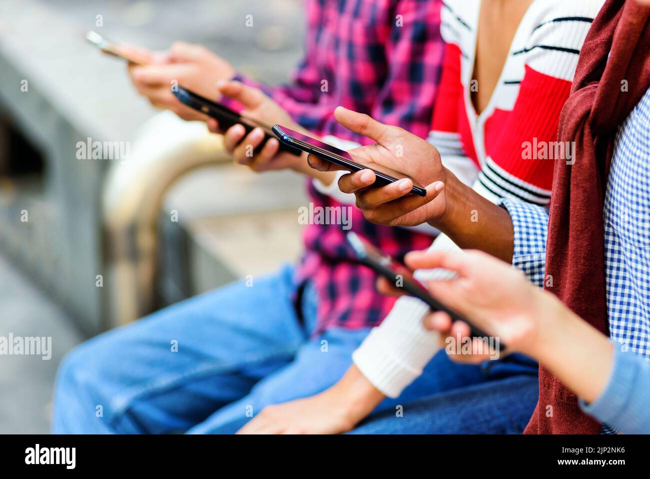 reading, online, friends, smart phone, Social Media, read, reading a ...