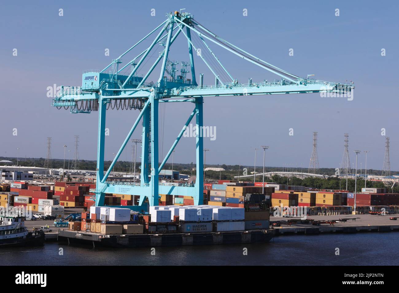 view cargo ship terminal, Unloading crane of cargo ship terminal ...