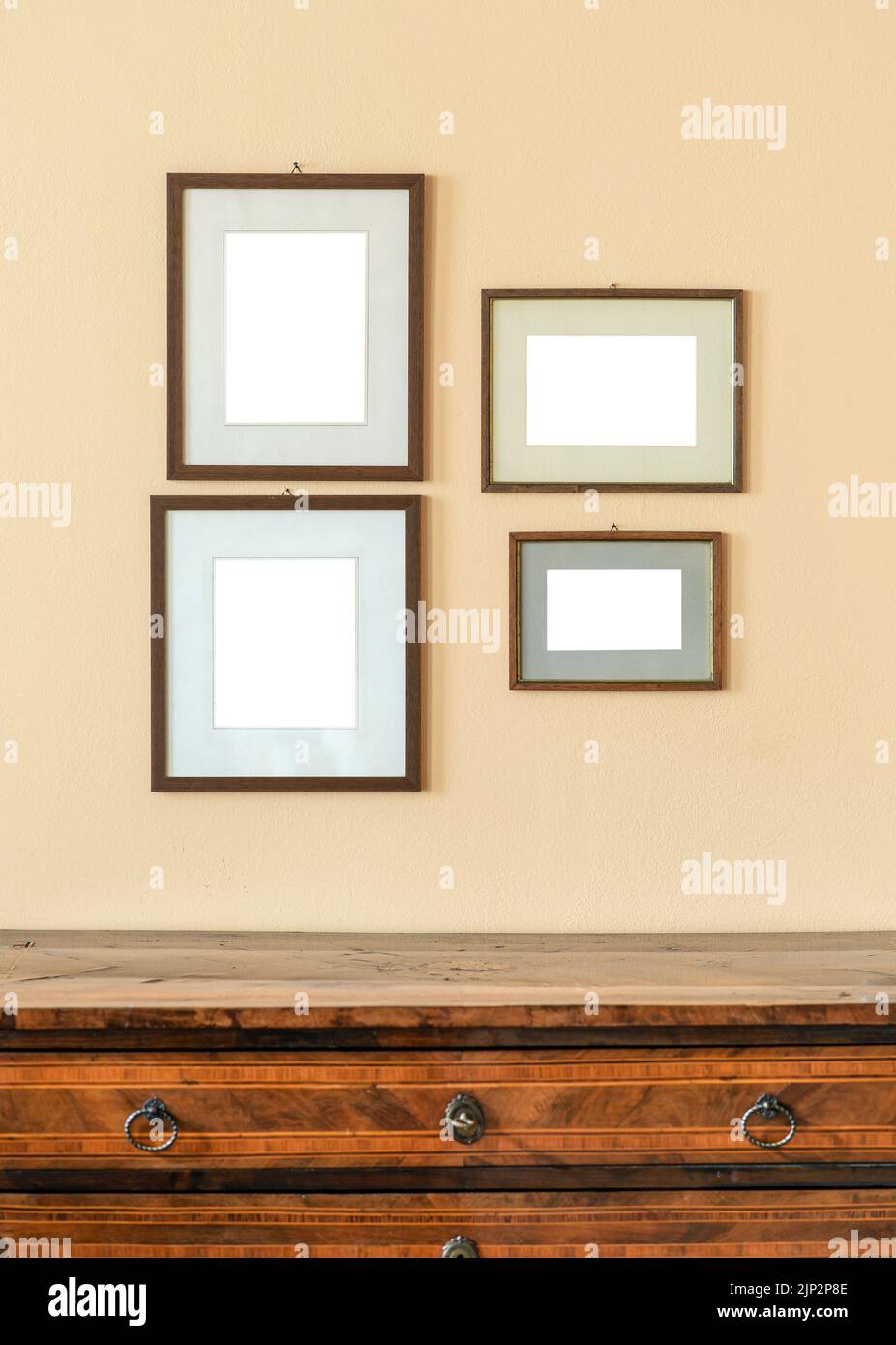 Empty gallery galleries hi-res stock photography and images - Alamy