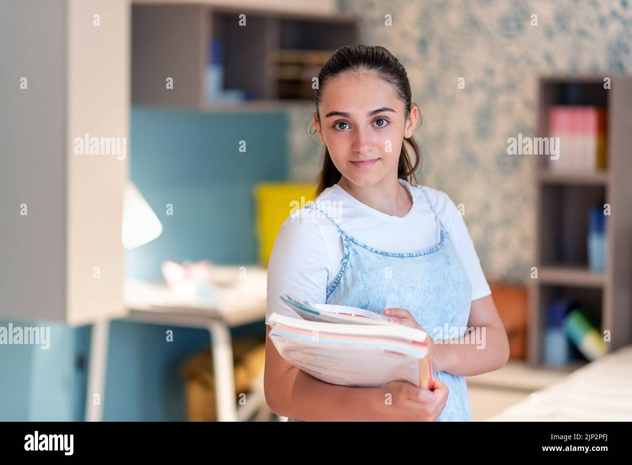 smiling, home, schoolgirl, schulsachen, smile, homes, girl, girls ...