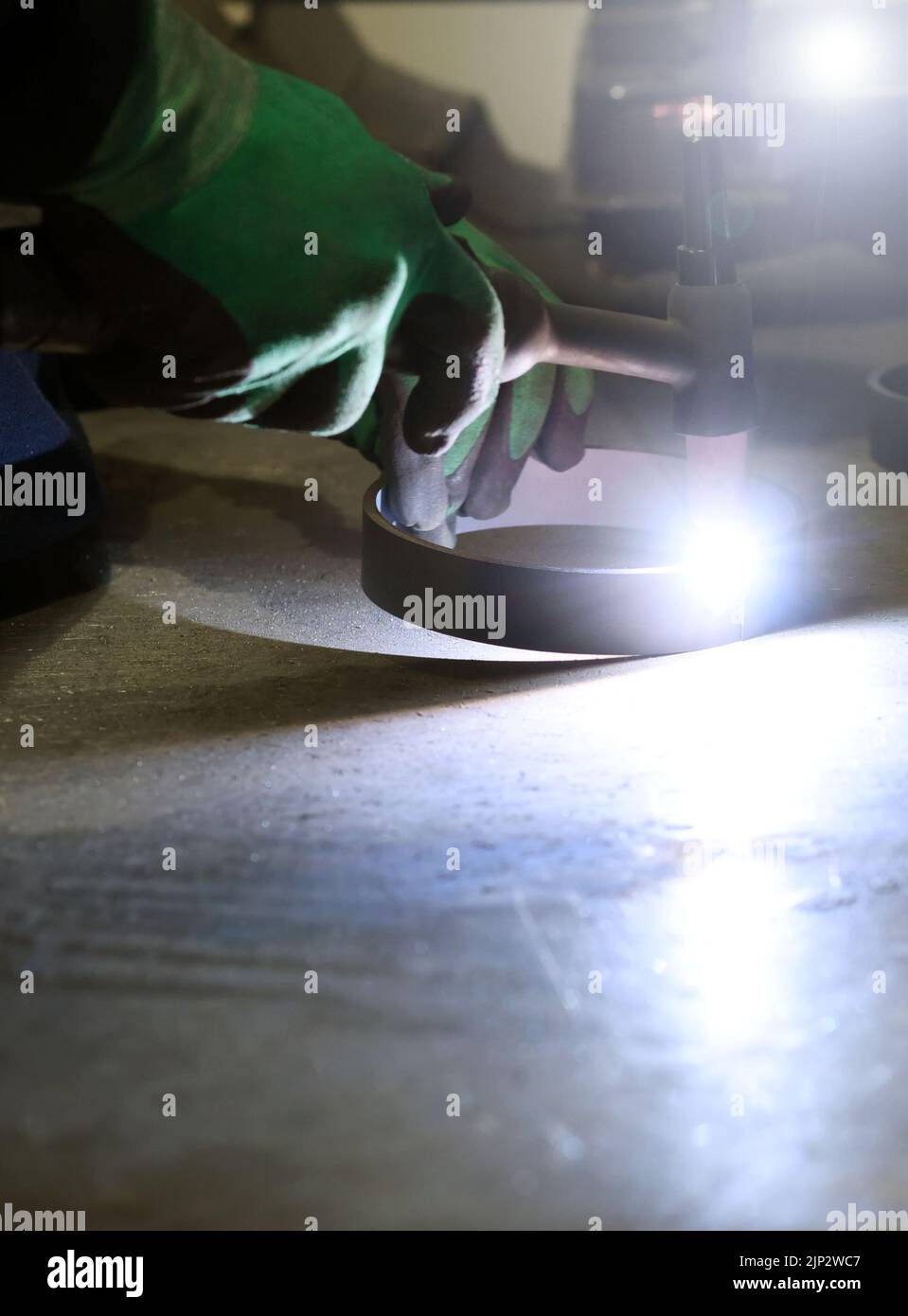 All steel bodies hi-res stock photography and images - Alamy