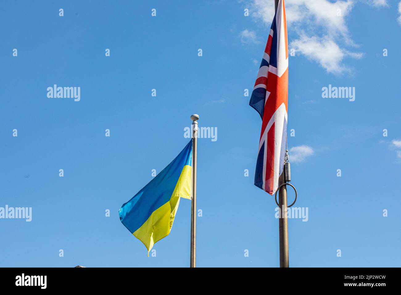 United kingdom flag ukraine flag hi-res stock photography and images ...