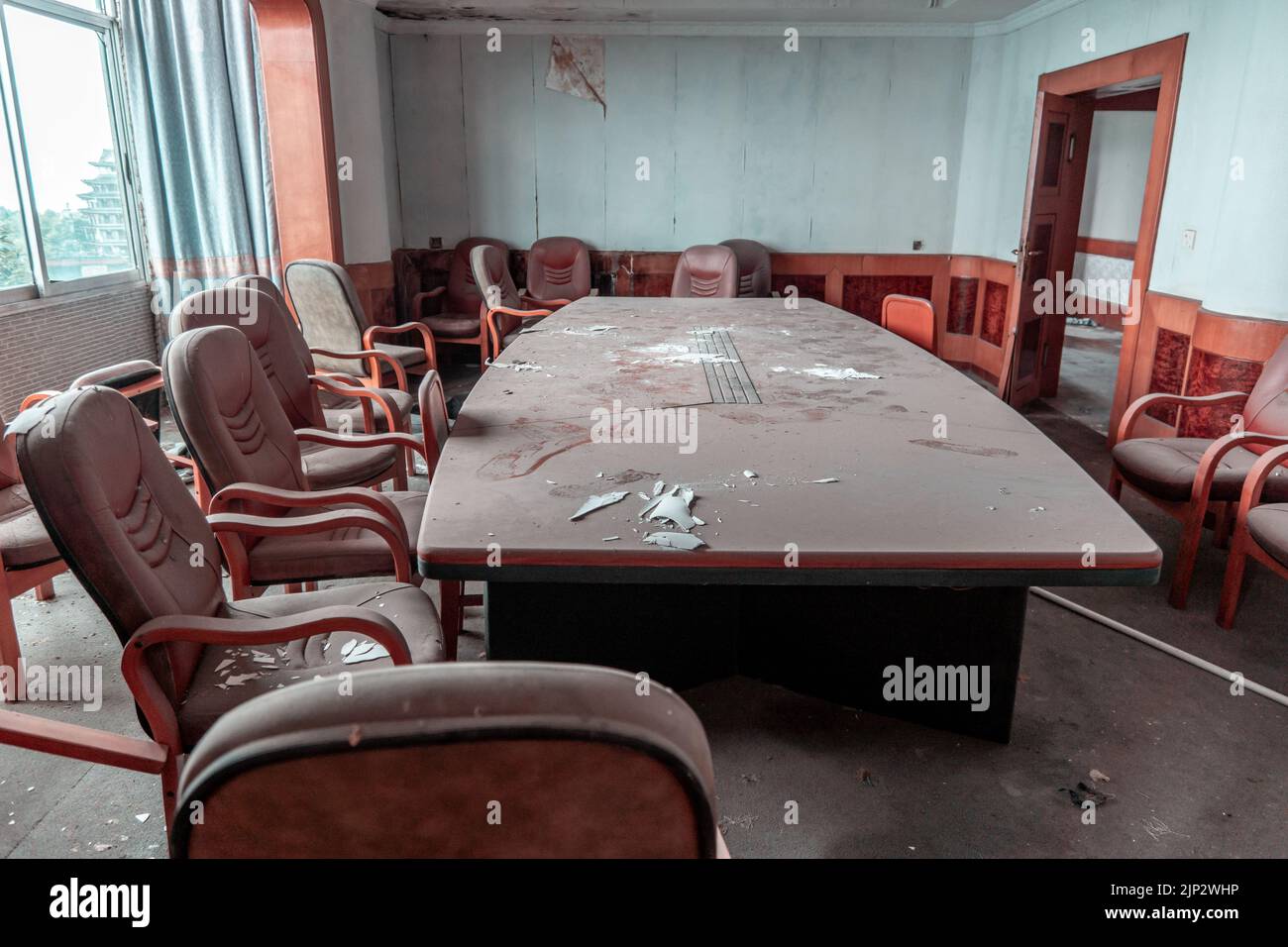 Damaged office building hi-res stock photography and images - Alamy