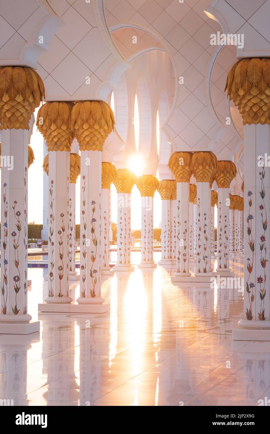 A hall inside an antique Muslim building Stock Photo - Alamy