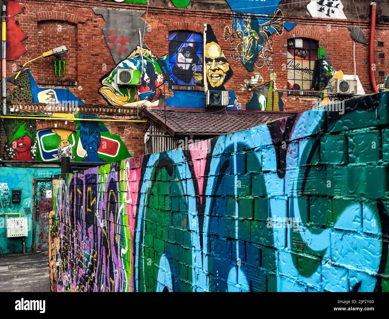 Graffiti street art in bucharest hi-res stock photography and images ...