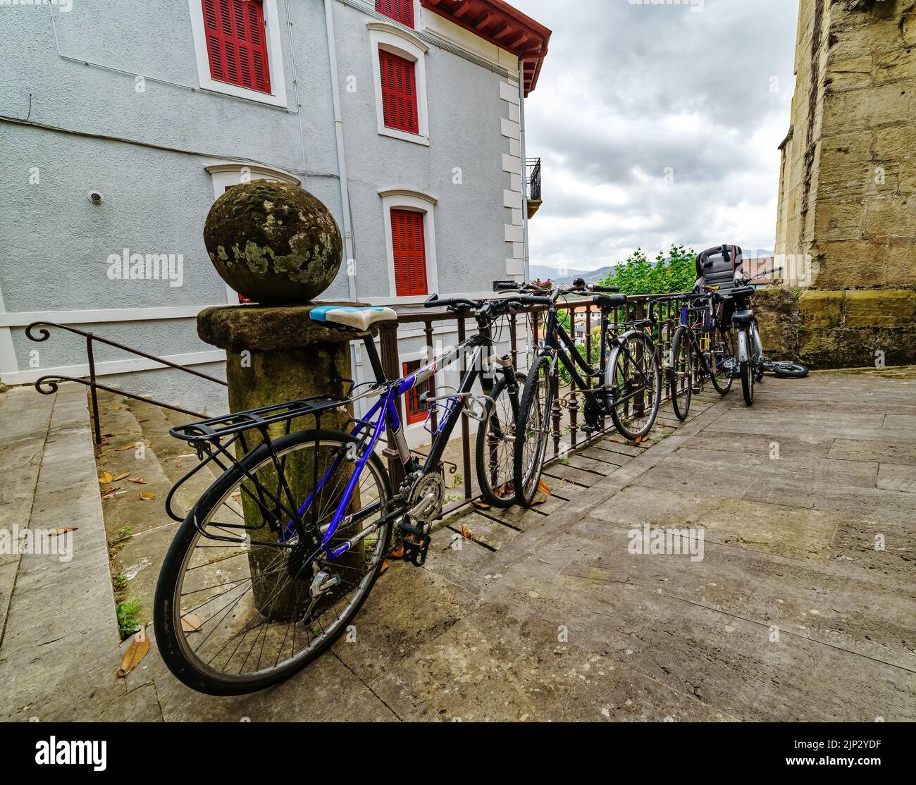 2 old bicycles hi-res stock photography and images - Alamy