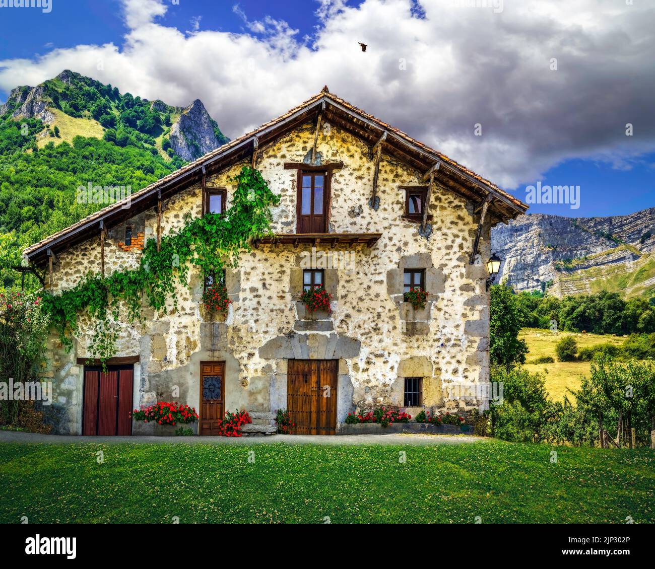 Stone house spain countryside hi-res stock photography and images - Alamy