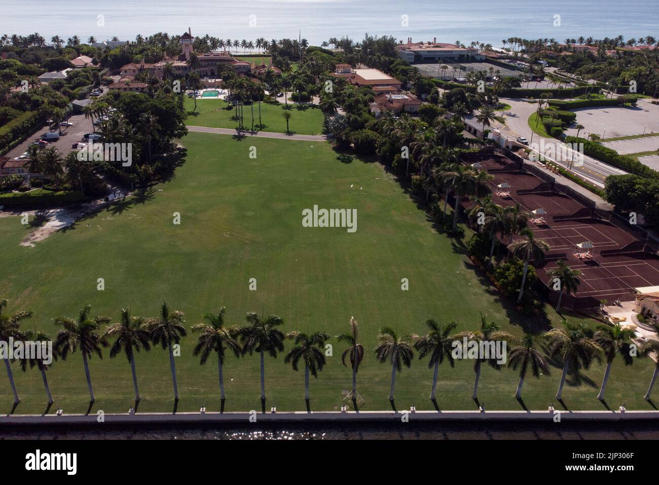 Mar a lago aerial hi-res stock photography and images - Alamy