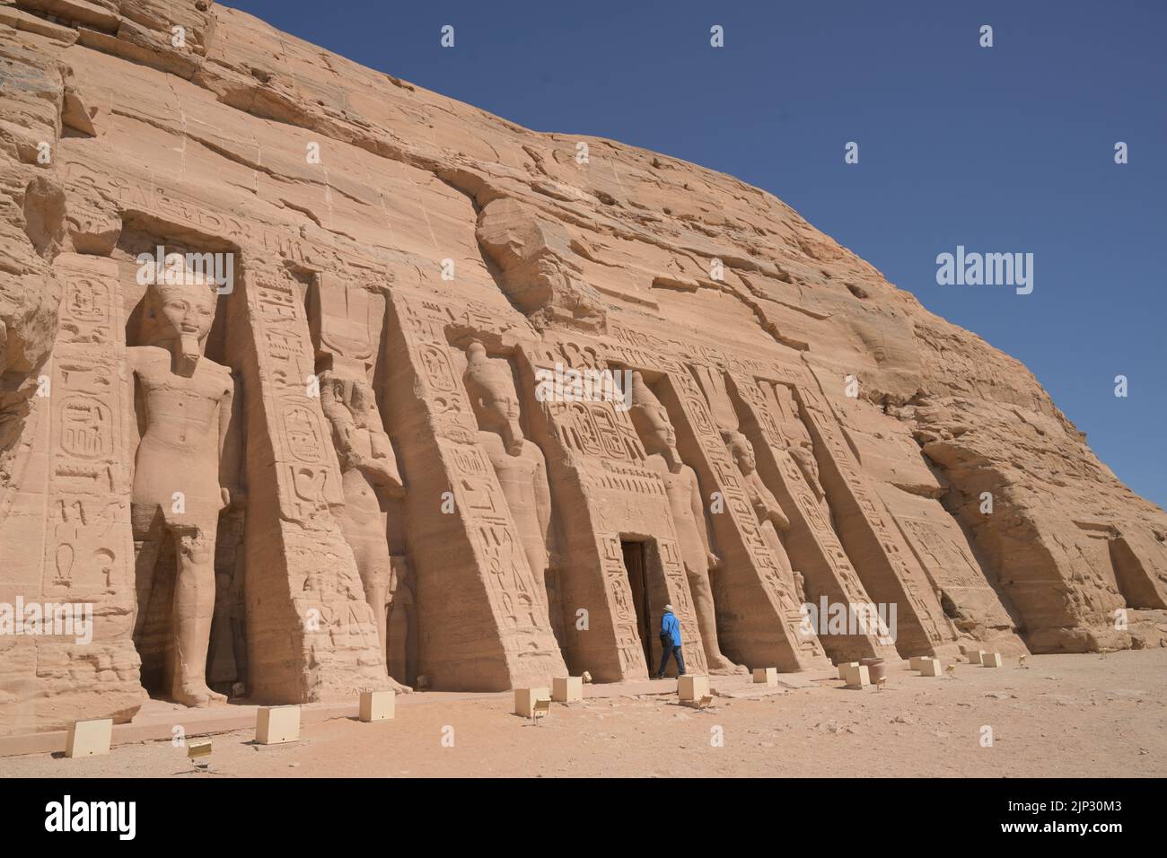 Hathor-Tempel der Nefertari, Felsentempel Abu Simbel, Ägypten Stock ... Hathor-Tempel der Nefertari, Felsentempel Abu Simbel, Ägypten Stock ...
