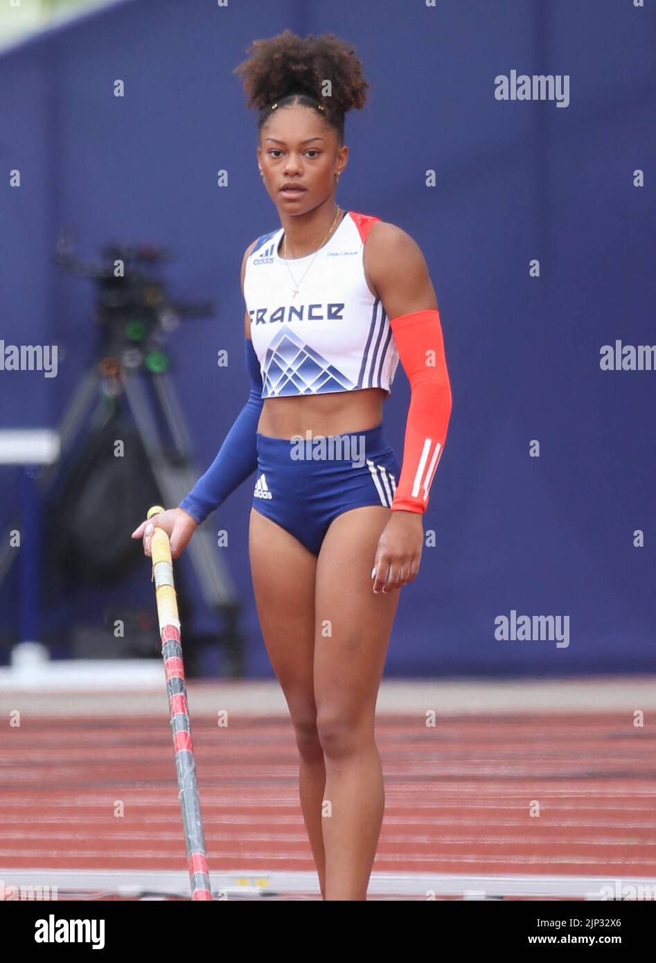 Marie julie bonnin pole vault hi-res stock photography and images - Alamy