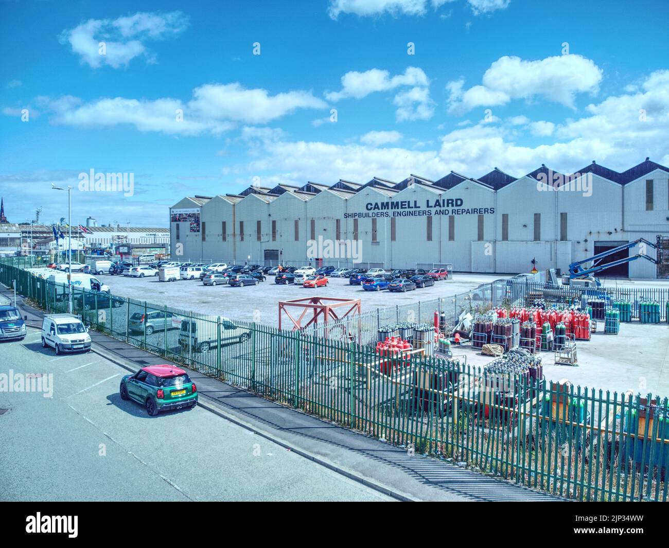 Cammell laird shipyard birkenhead river hi-res stock photography and ...