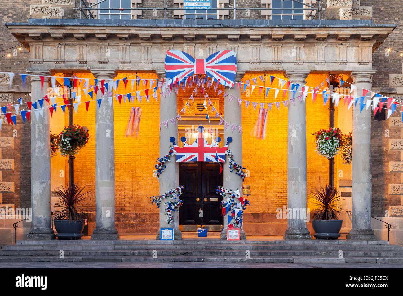 Guildhall building in Salisbury city centre, Wiltshire, England Stock ...