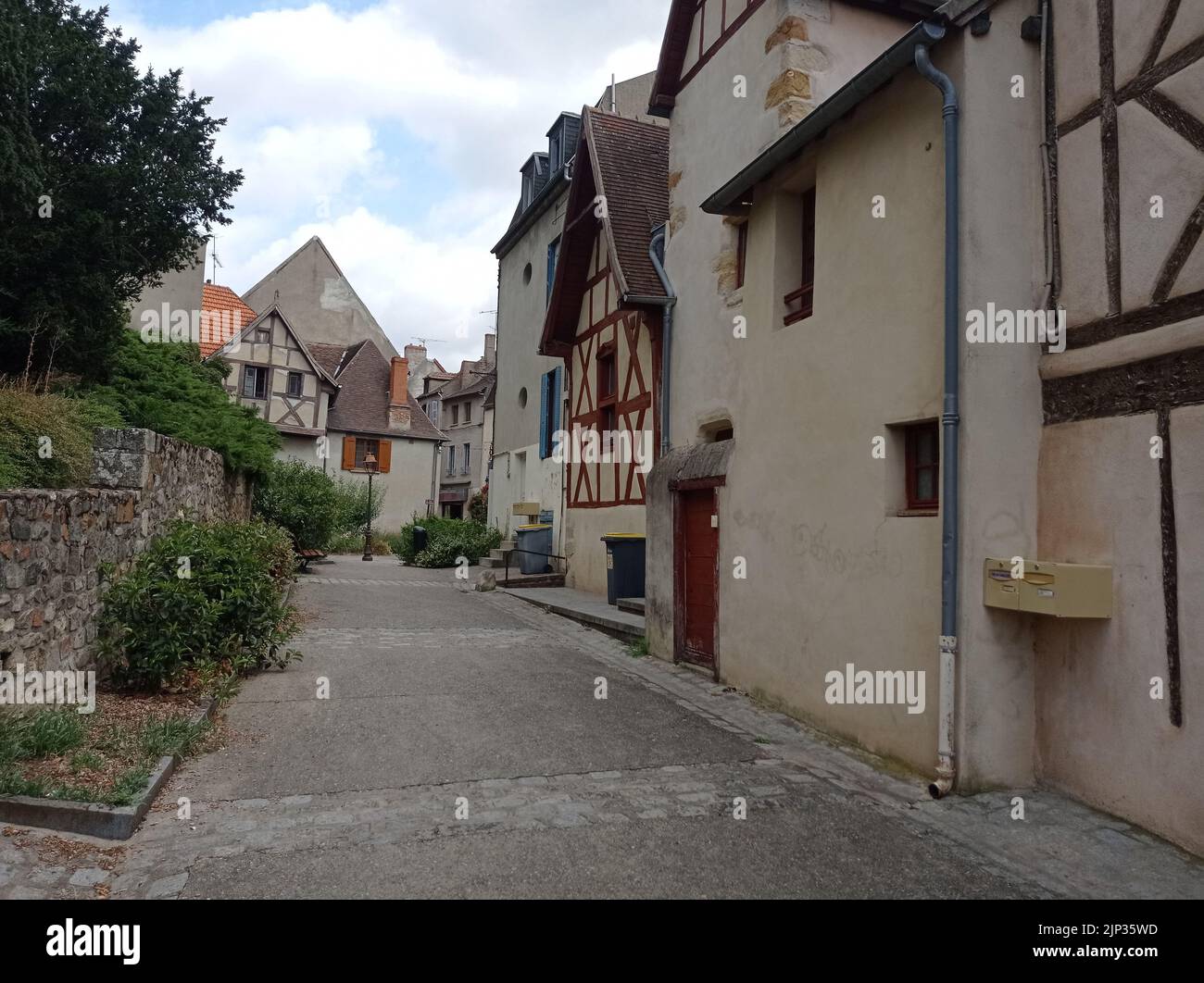 La ville de Montluçon, l'Allier, France Stock Photo - Alamy