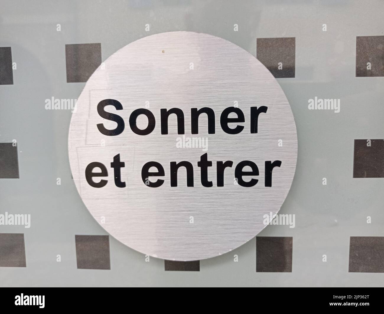 Sonner et entrer hi-res stock photography and images - Alamy