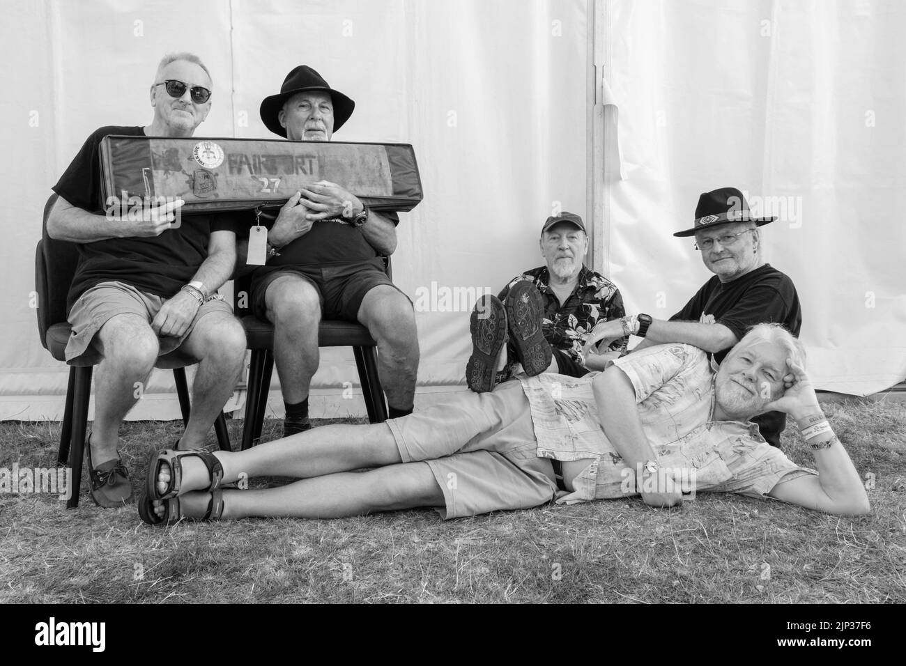 Dave Mattacks, Dave Pegg, Richard Thompson, Chris Leslie and Simon ...