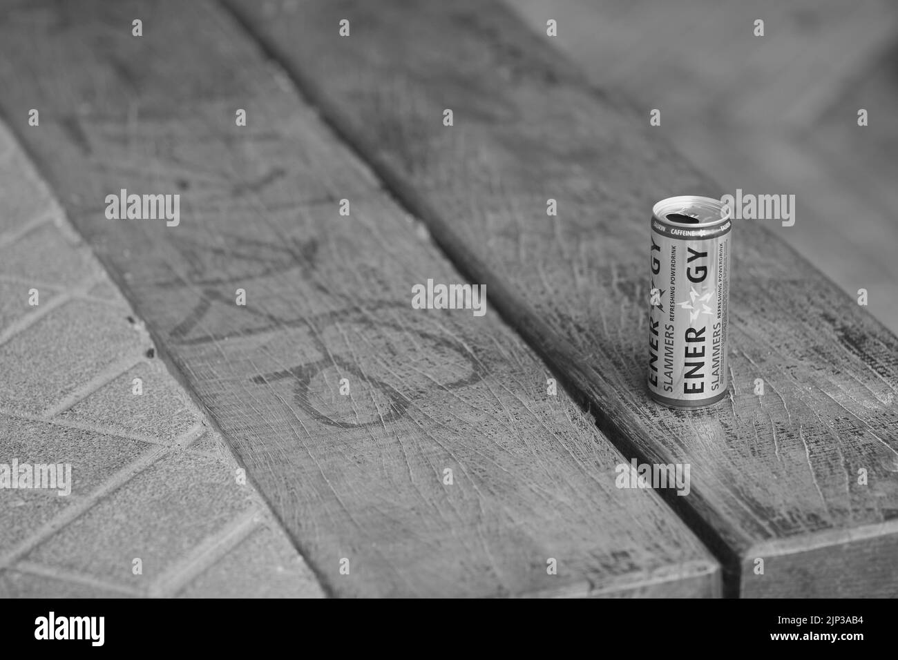 Empty drink can hi-res stock photography and images - Alamy