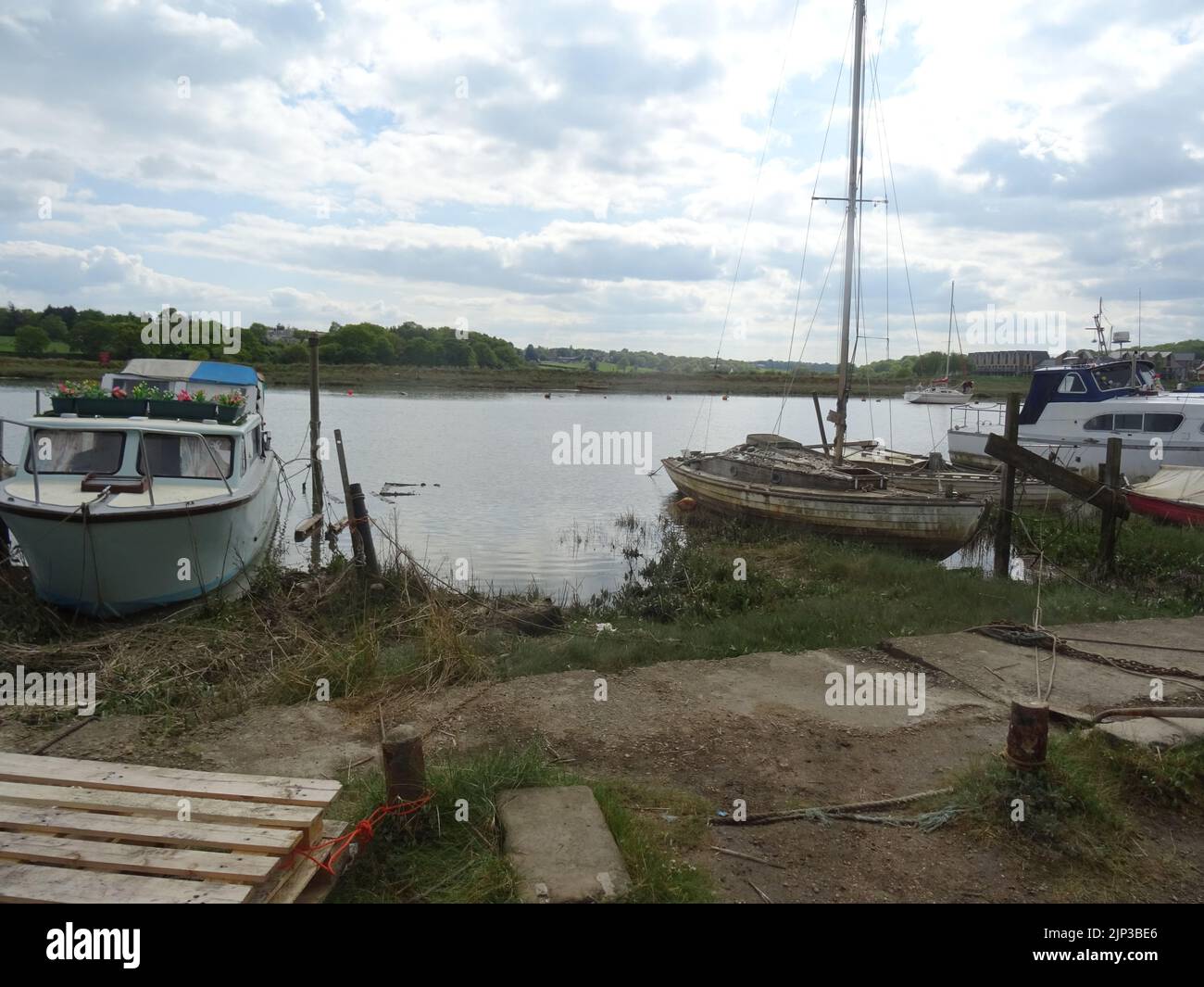 The boats moored on the dock of Old Leigh Sea Stock Photo - Alamy