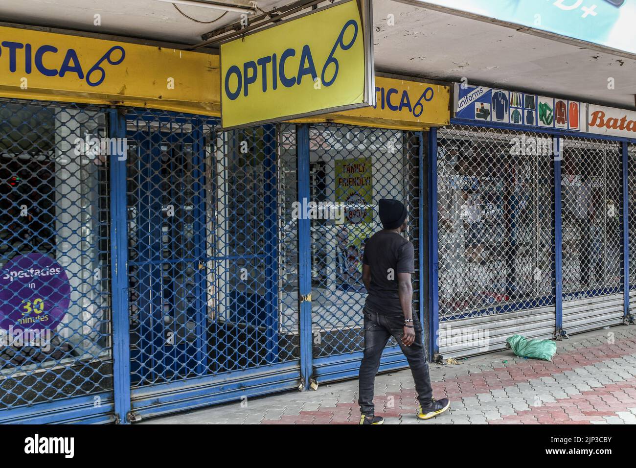 Optica sign hi-res stock photography and images - Alamy