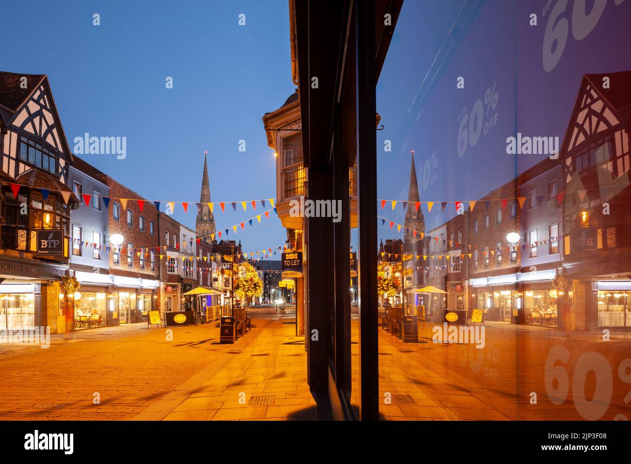 Summer evening on the High Street in Salisbury, Wiltshire, England ...