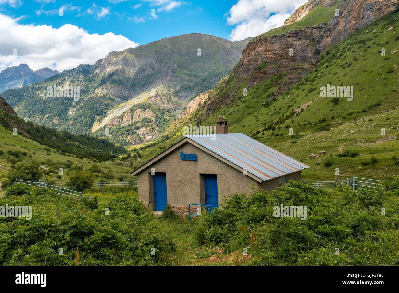 A wooden house in the middle of the mountain Stock Photo - Alamy