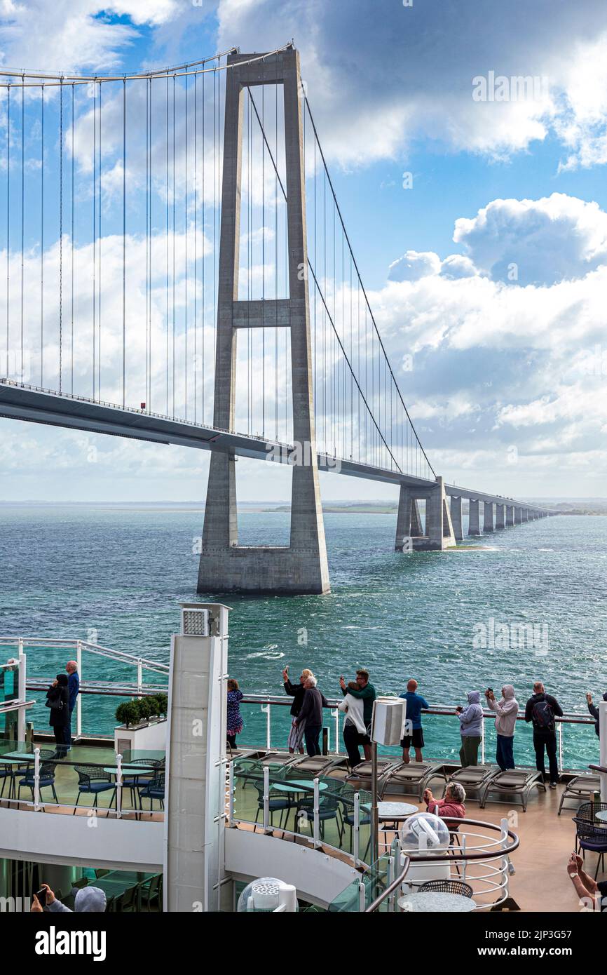 Passengers on P&O cruise ship MV Britannia watching it pass under the ...