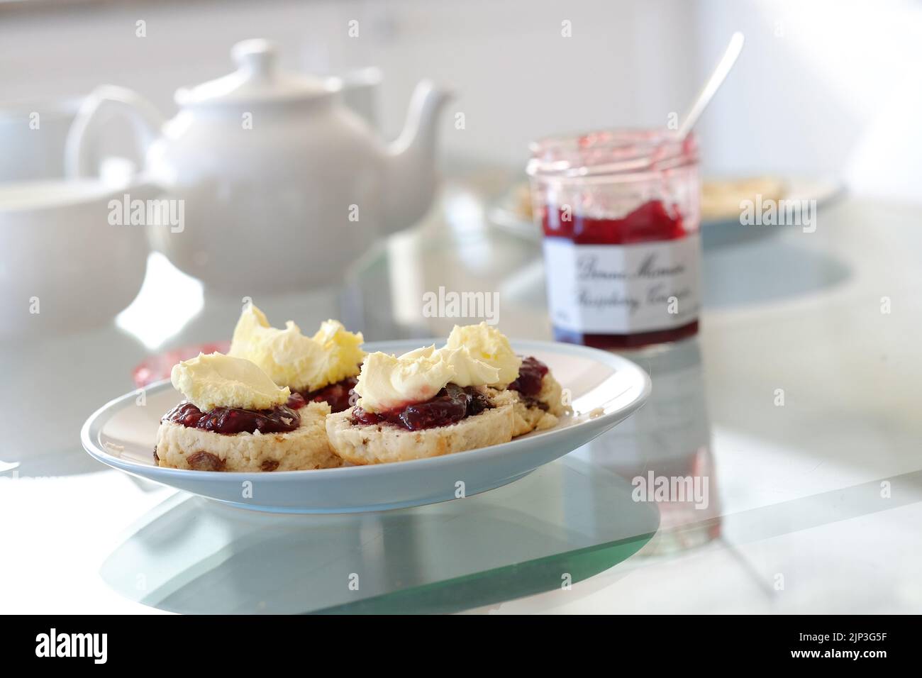 Cornish Cream Tea Stock Photo - Alamy