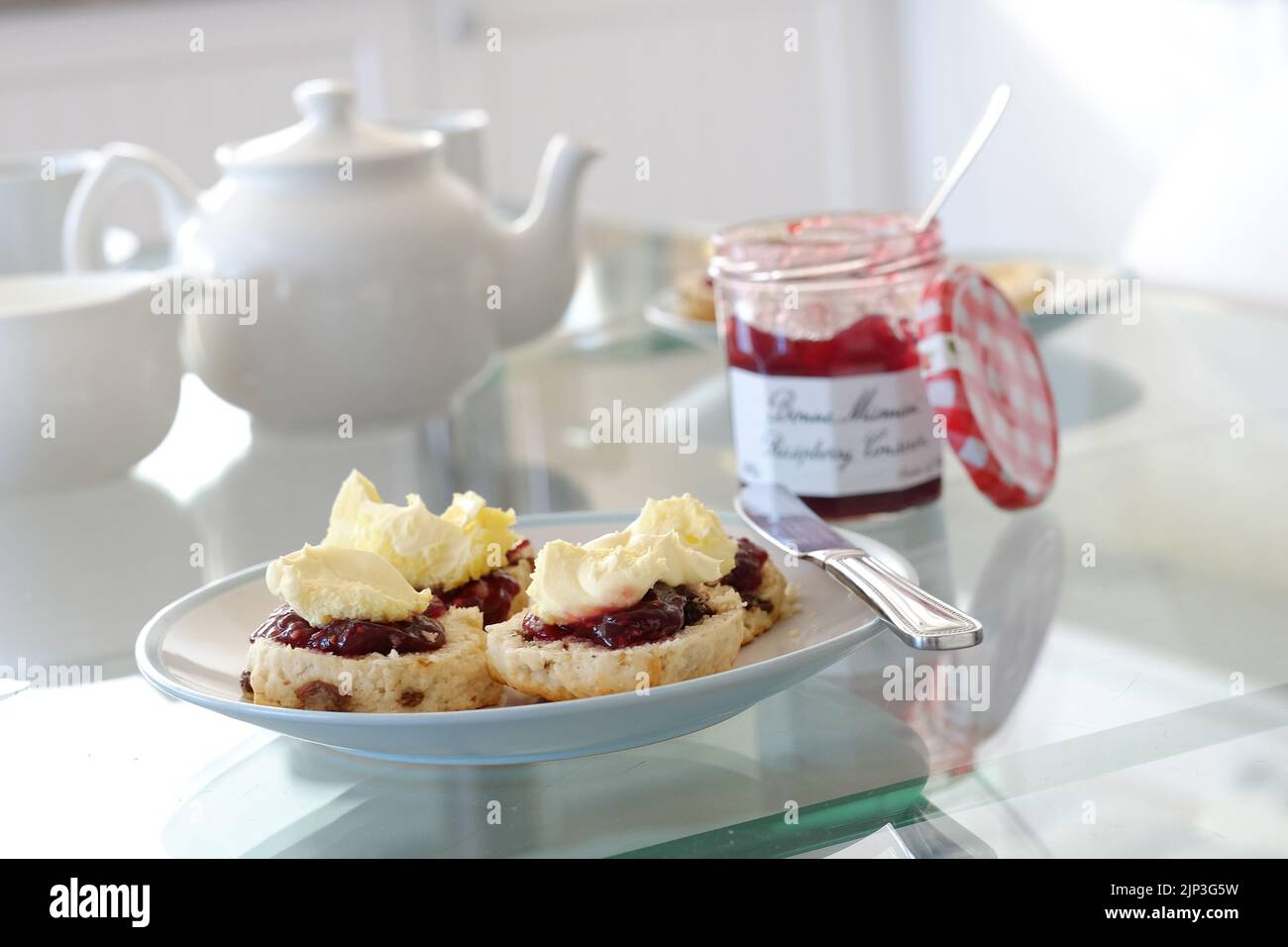 Cornish Cream Tea Stock Photo - Alamy