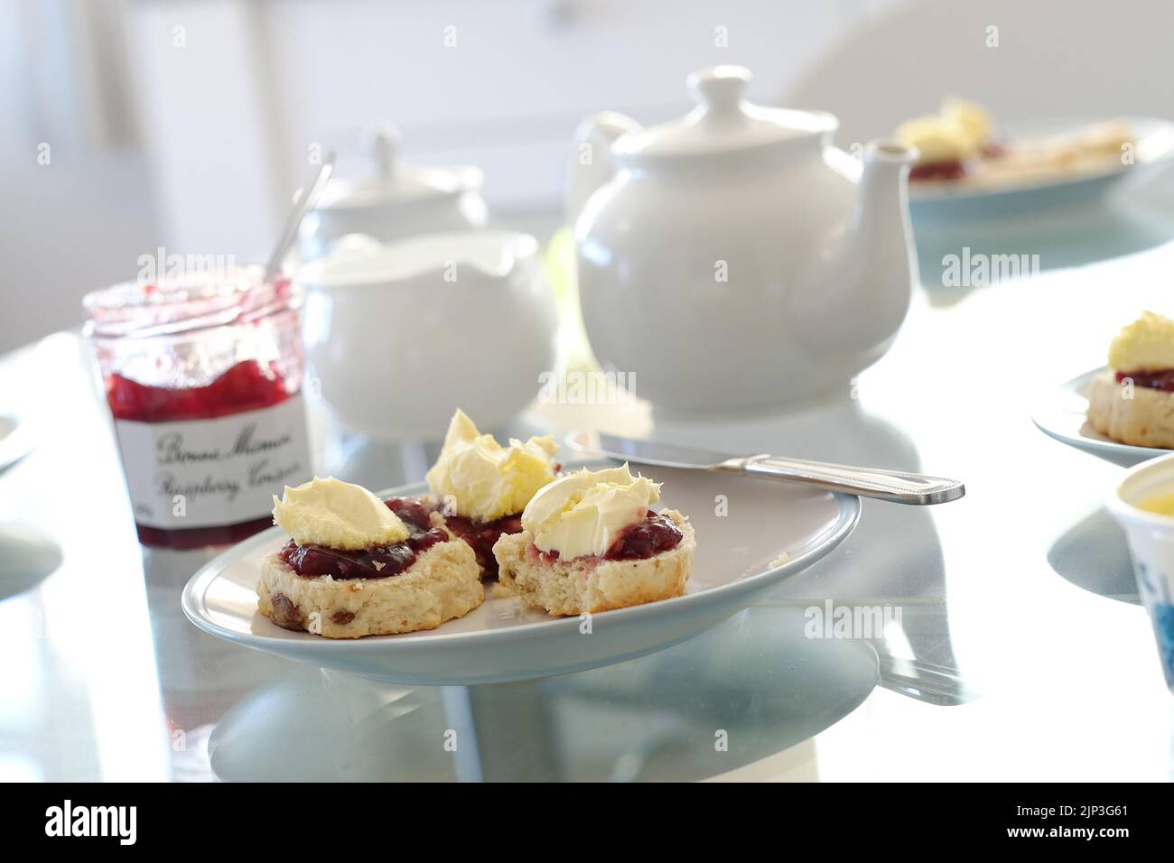 Cornish Cream Tea Stock Photo - Alamy