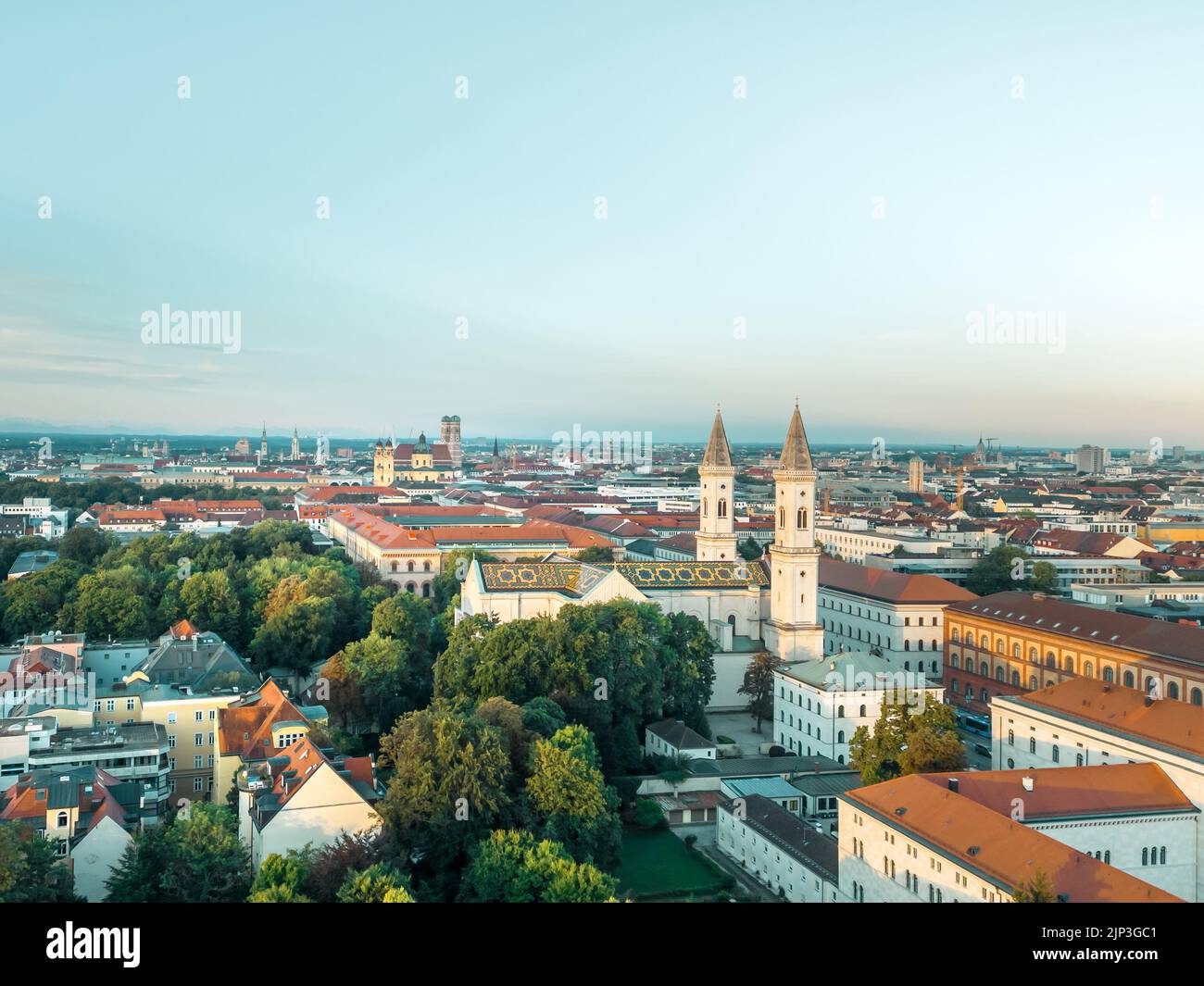 Drone flies over city munich hi-res stock photography and images - Alamy