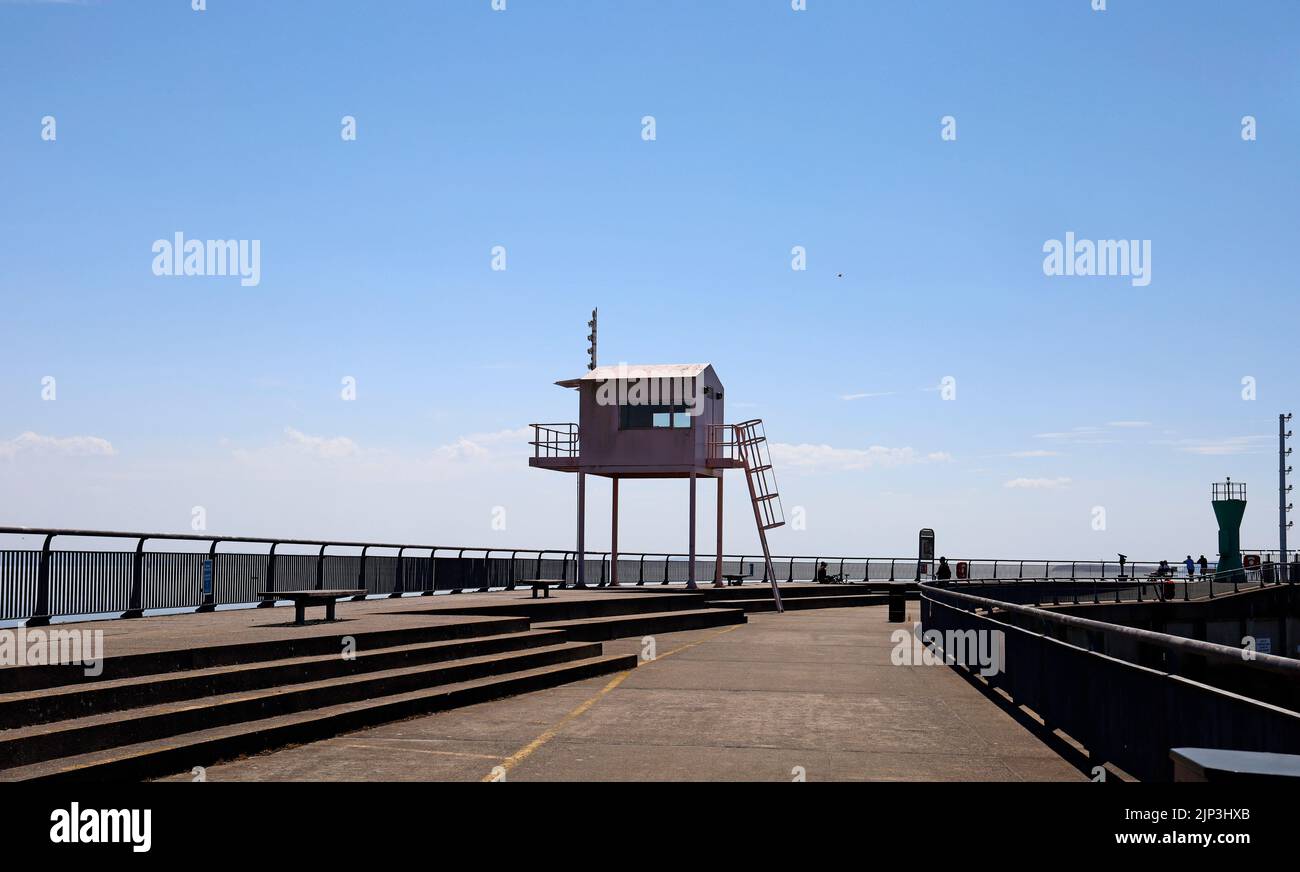 Pink shed on stilts, lookout post. The Barrage, Cardiff Bay. Summer ...