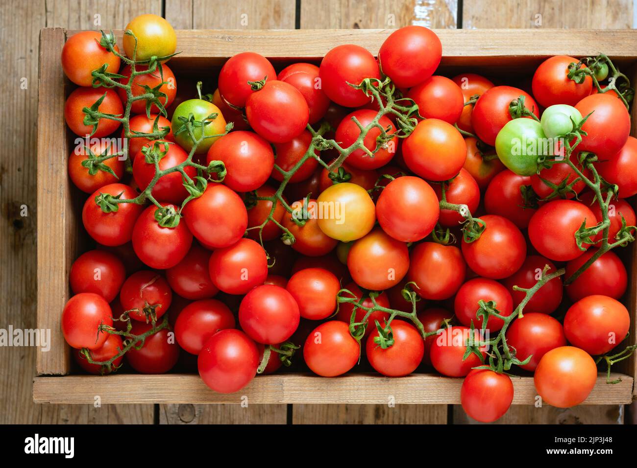 Cherry tomato box hi-res stock photography and images - Alamy