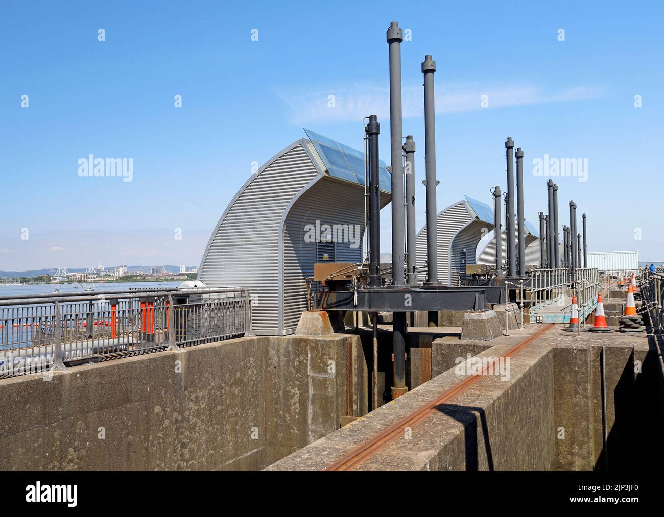 Sluice gates to control water levels in Cardiff Bay at The Barrage ...