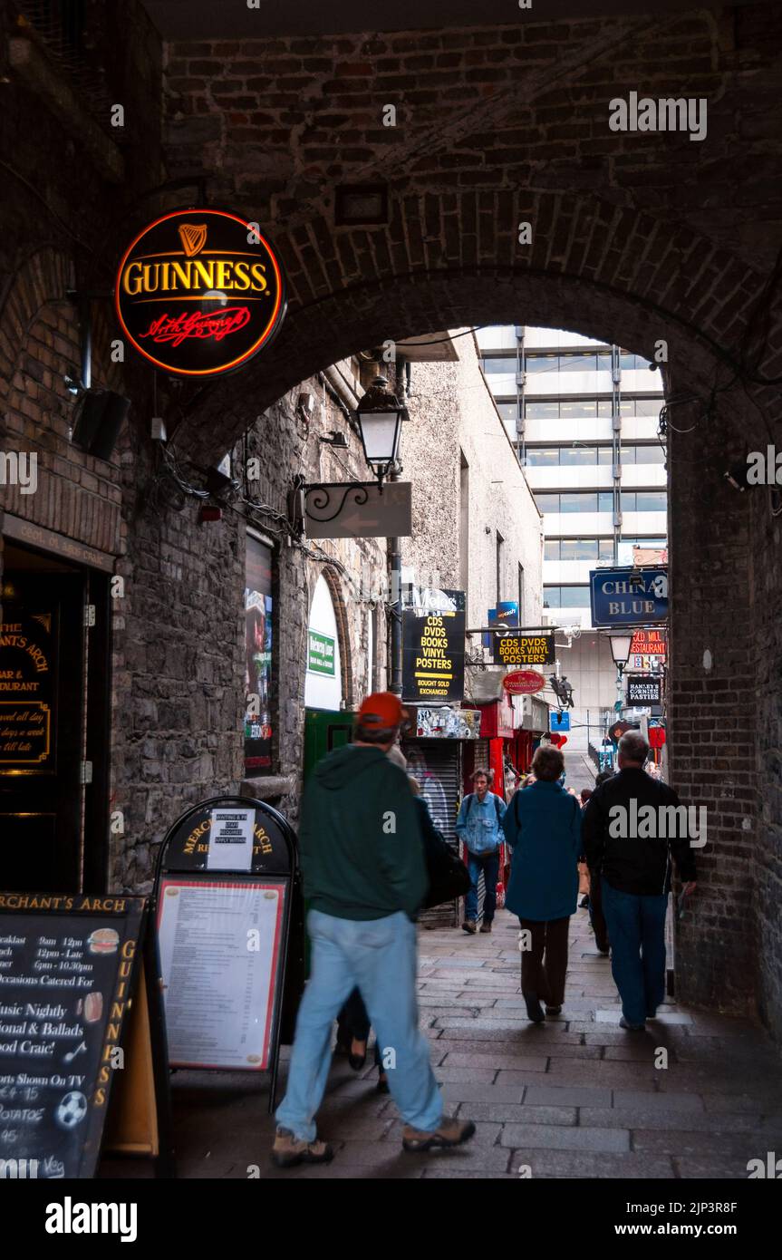 Merchant's arch dublin hi-res stock photography and images - Alamy