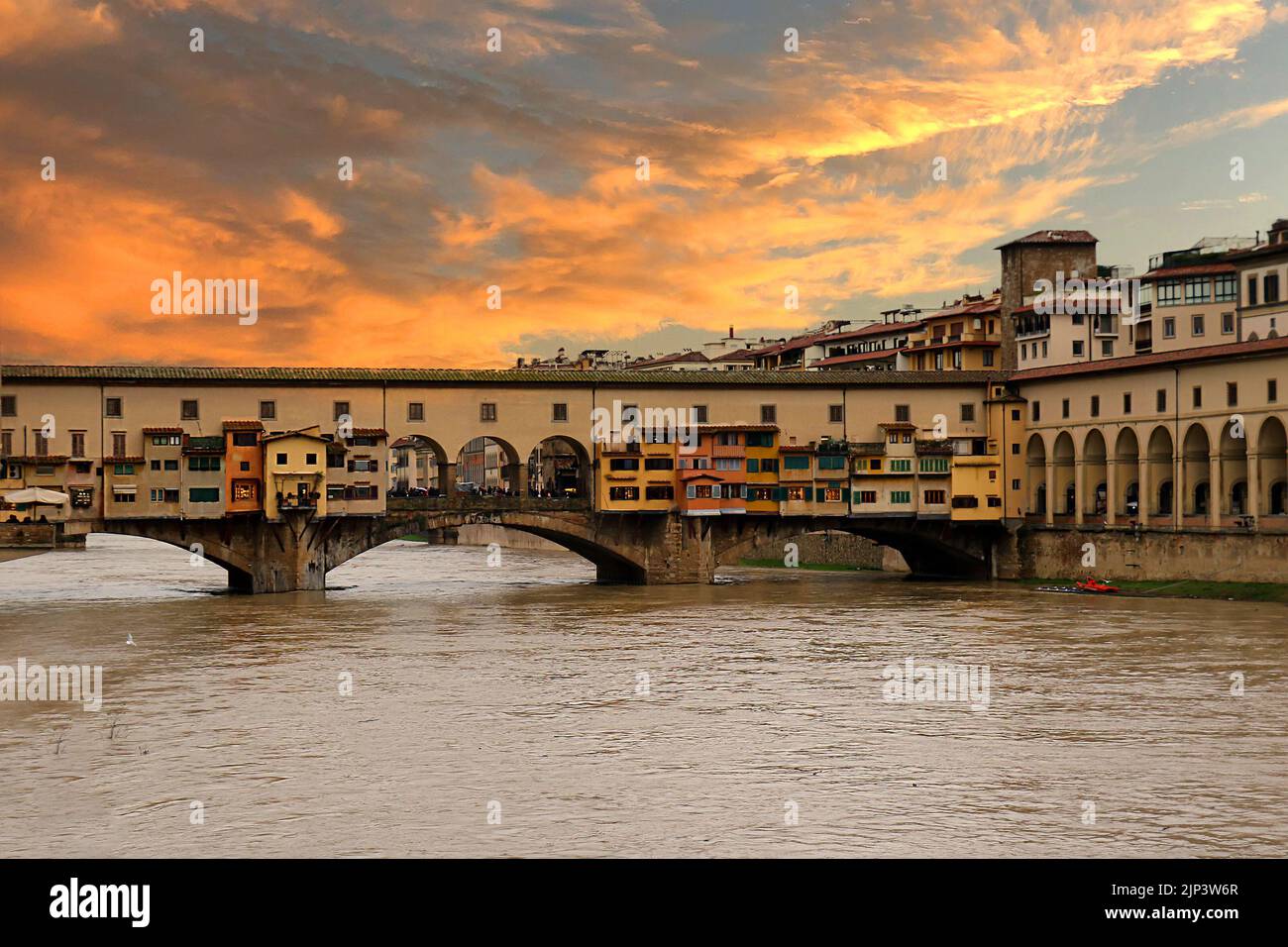 Sky sunset over famous landmark Ponte Vecchio bridge in Florence Stock ...