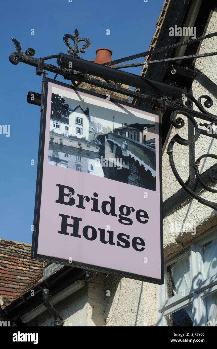 St neots bridge hi-res stock photography and images - Alamy