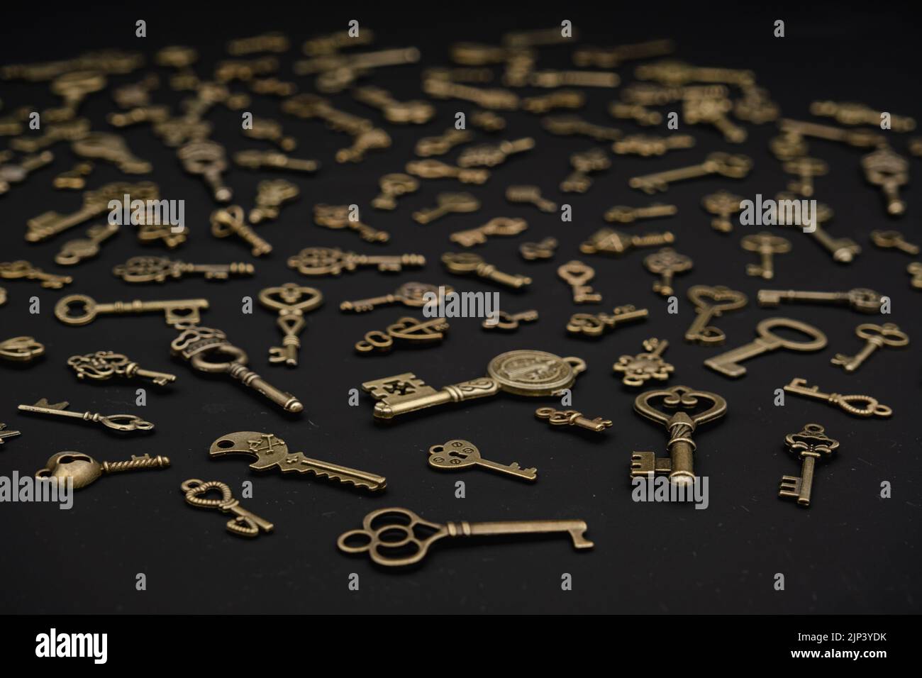 Bronze keys ornamental keys for clocks and treasure boxes with unique ...