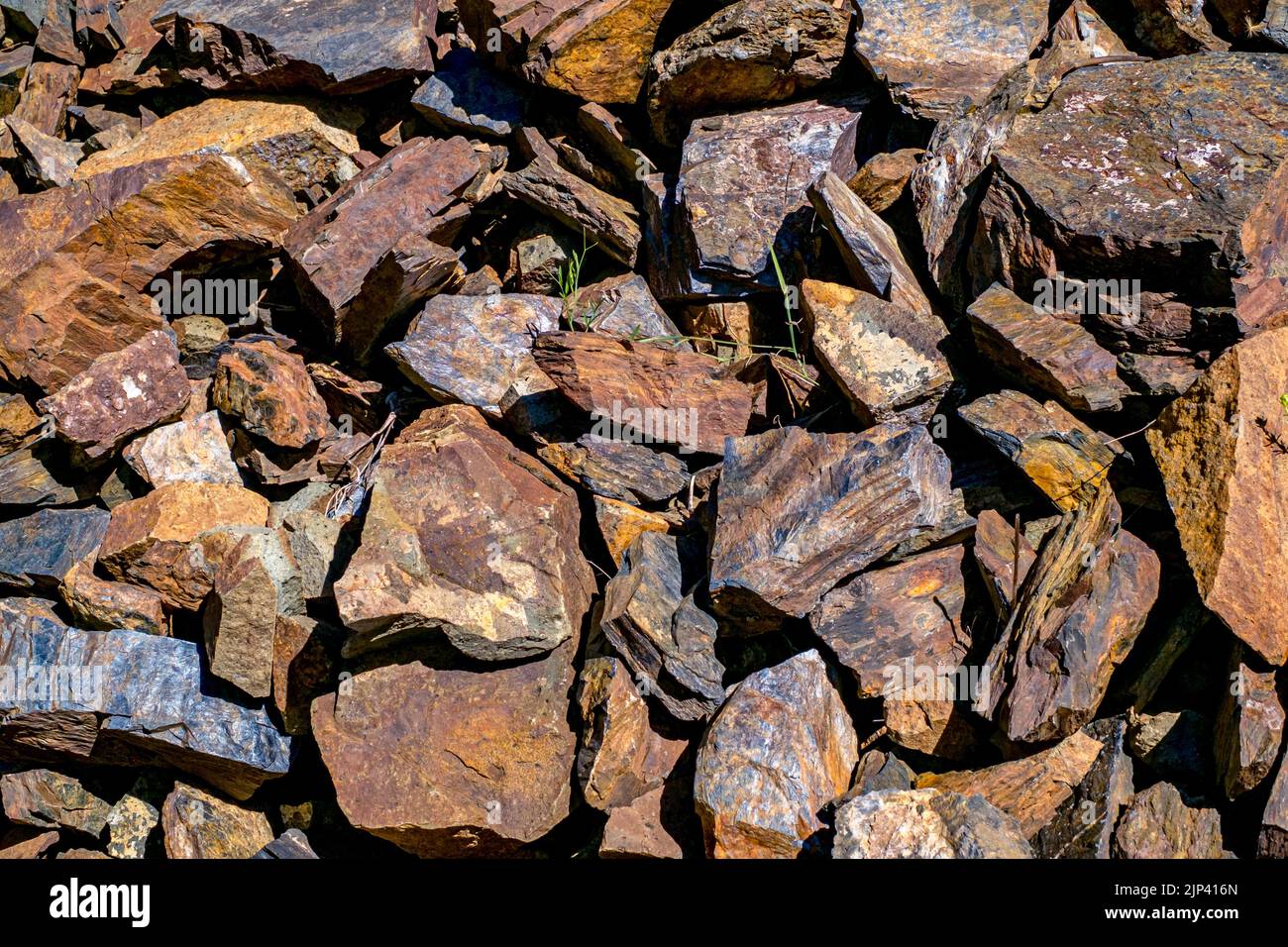 Shiny gold rock closeup view hi-res stock photography and images - Alamy