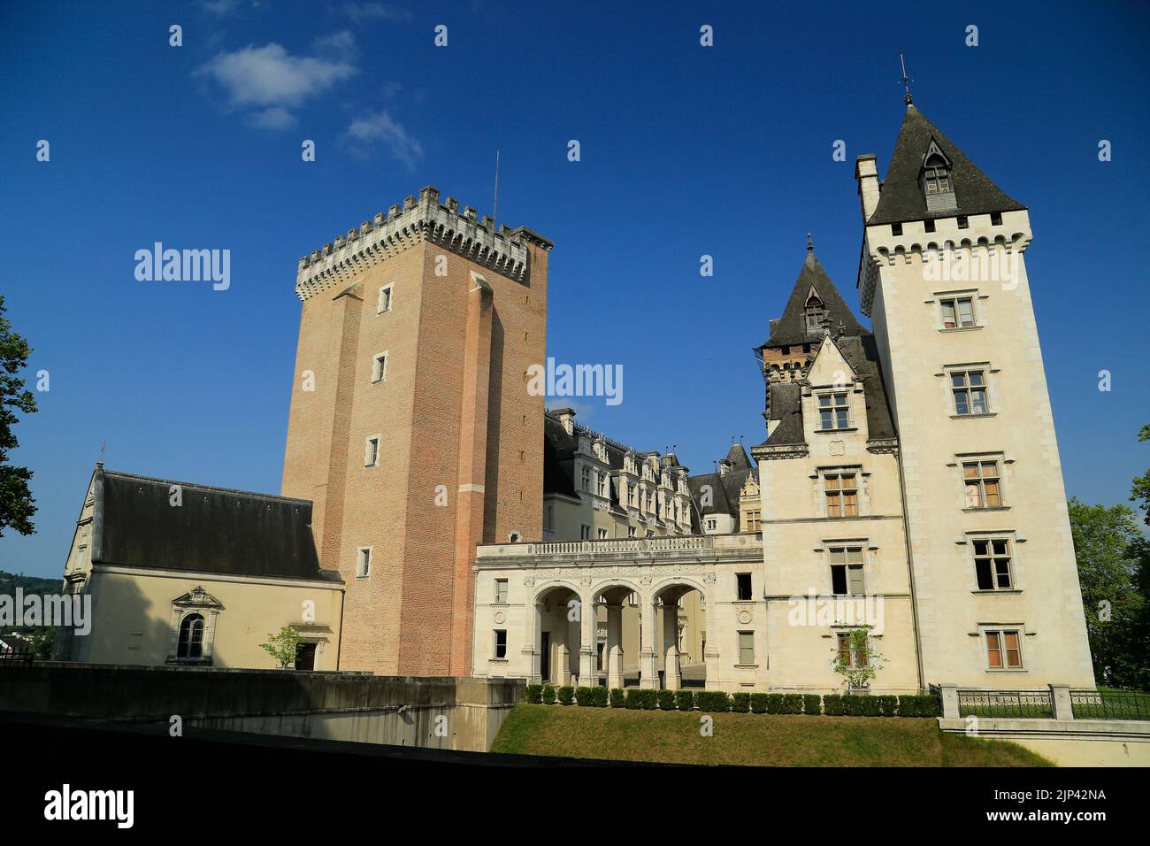 Pau bearn pyrenees hi-res stock photography and images - Alamy