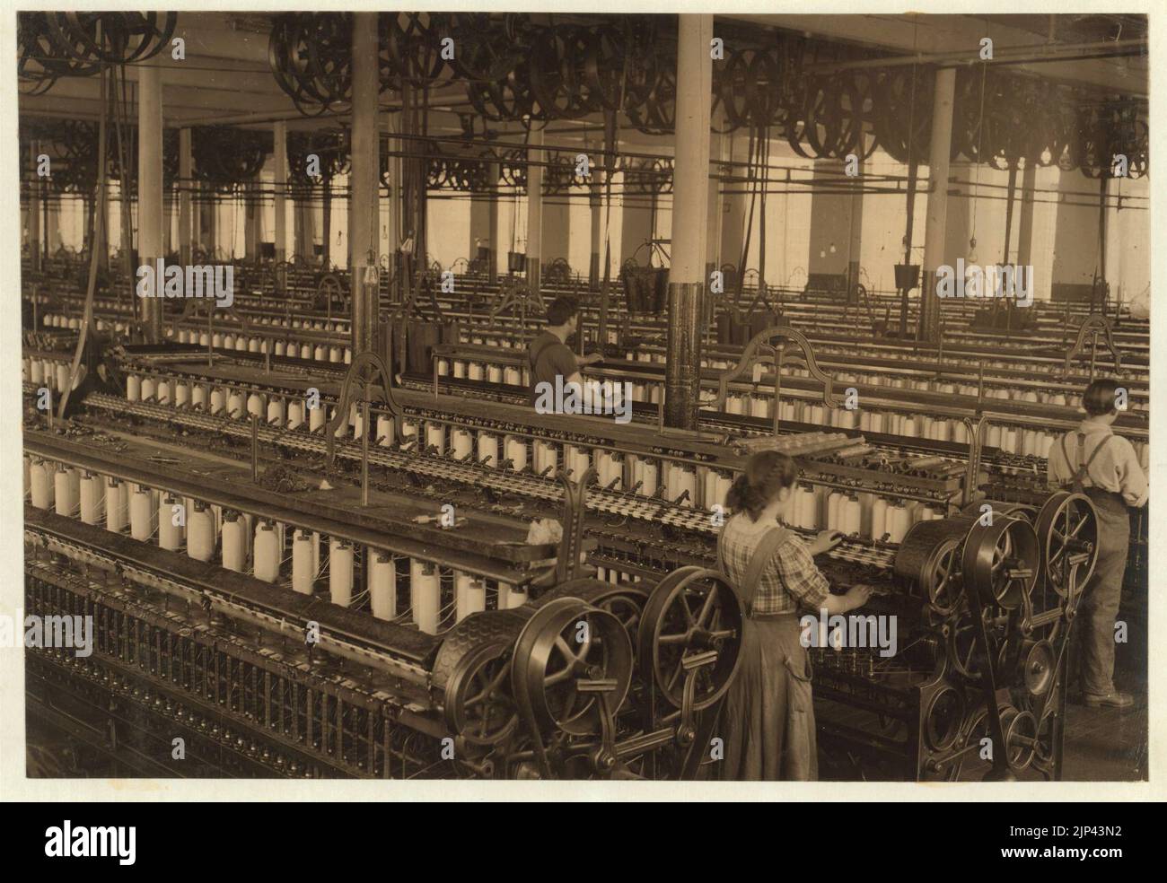 The Flint Cotton Mill, Spinning room. Small girls are employed here but ...