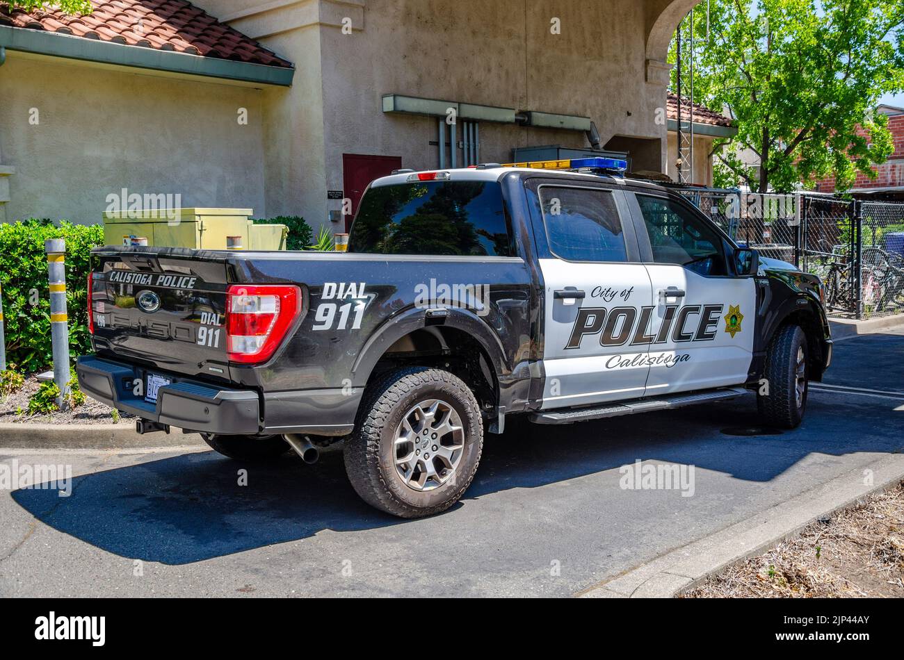 Black and white pickup truck hi-res stock photography and images - Alamy