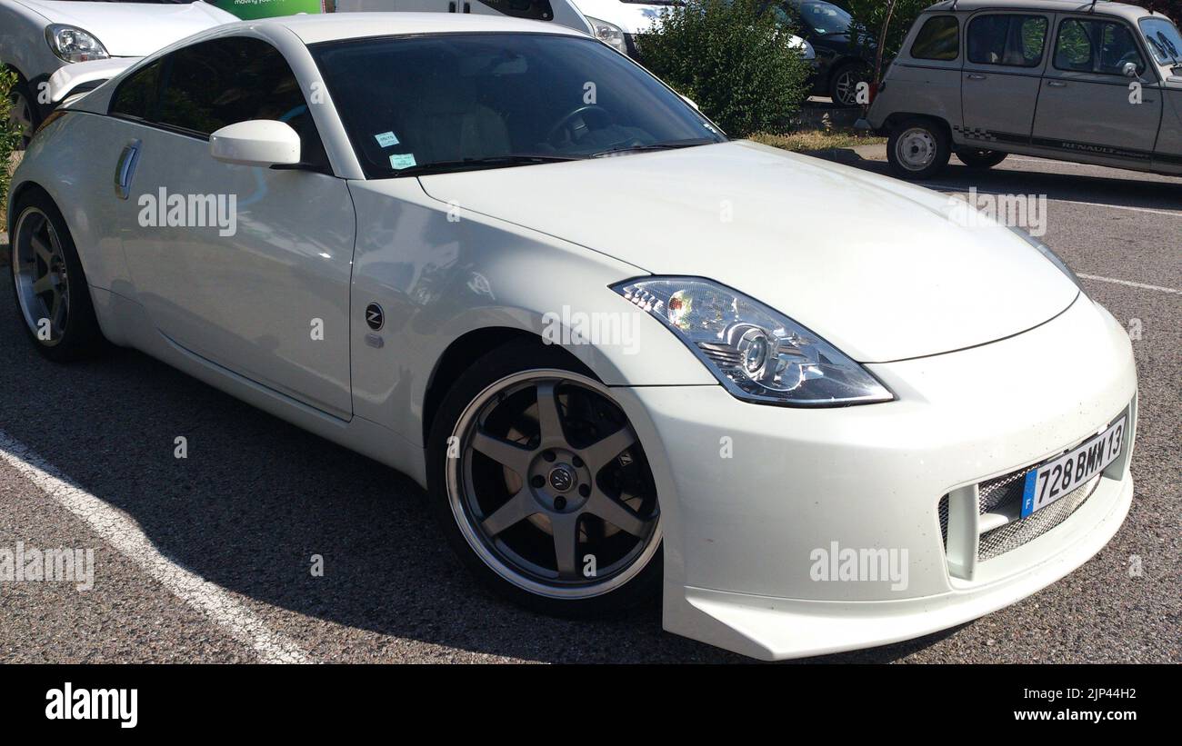 An iconic Nissan 350z coupe custom tuning japan sports car Stock Photo - Alamy