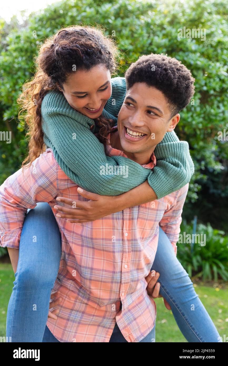Happy smiling people having fun hi-res stock photography and images - Alamy