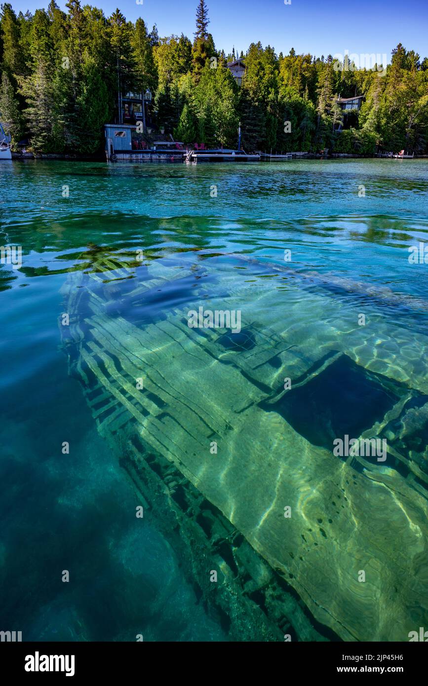 Sunken ship Tobermory canada Stock Photo - Alamy
