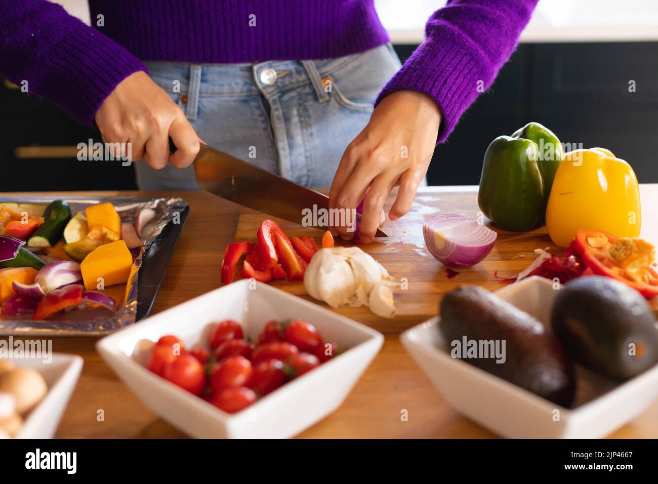Kitchen chopping vegetables hi-res stock photography and images - Alamy
