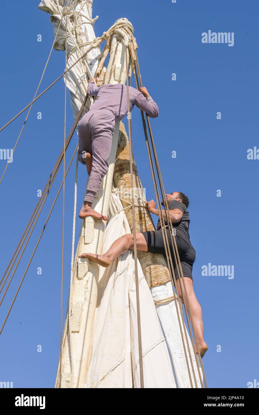 Bootsmänner, Arbeit, Segel setzen, Dahabeya Kreuzfahrtschiff "Magic ...
