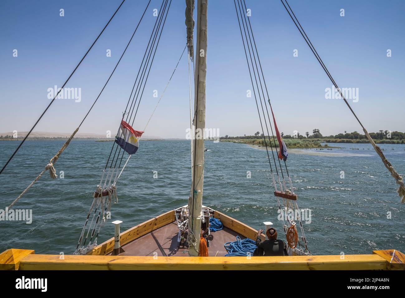 Nil kreuzfahrtschiff hi-res stock photography and images - Alamy